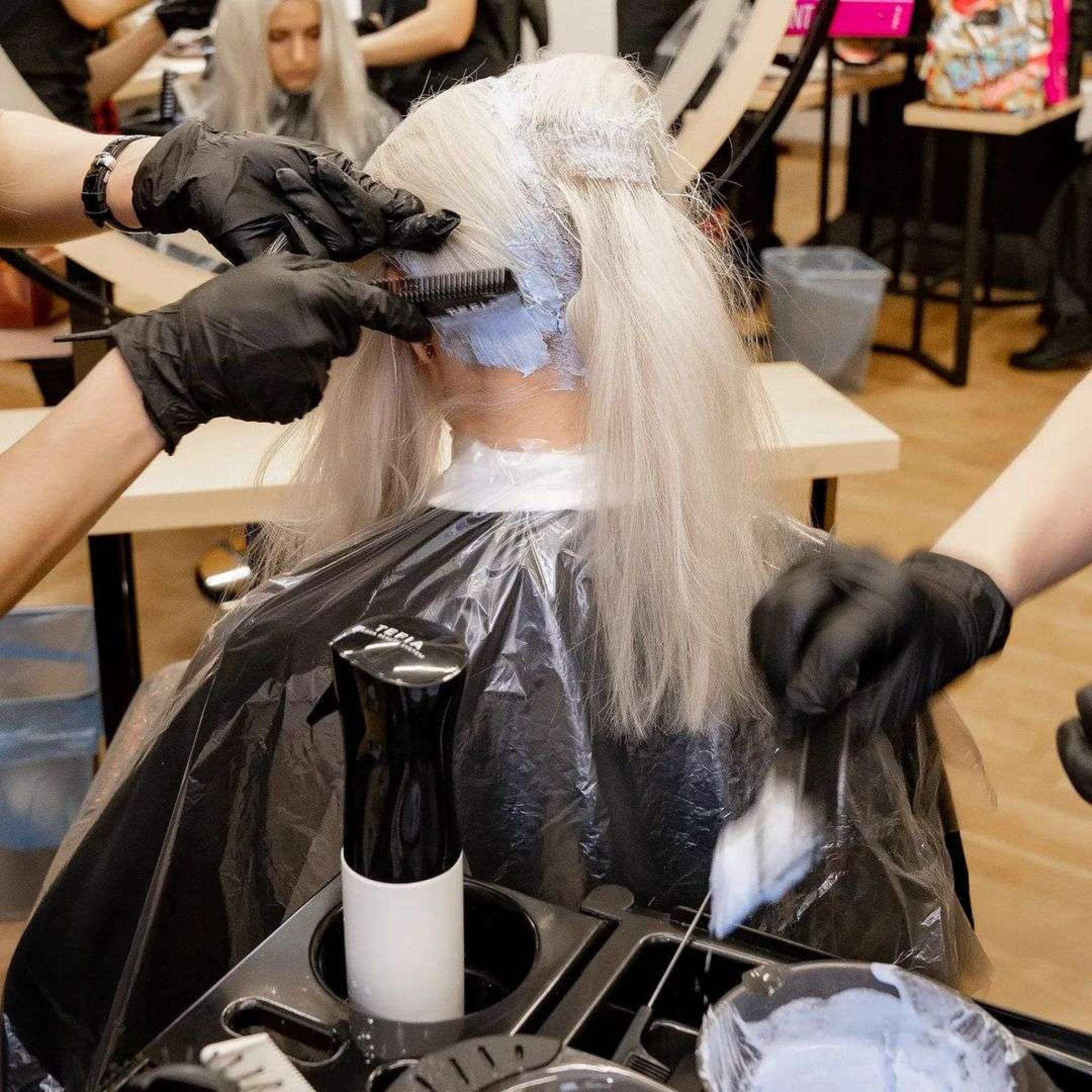 How Much Developer to Use With Hair Dye?