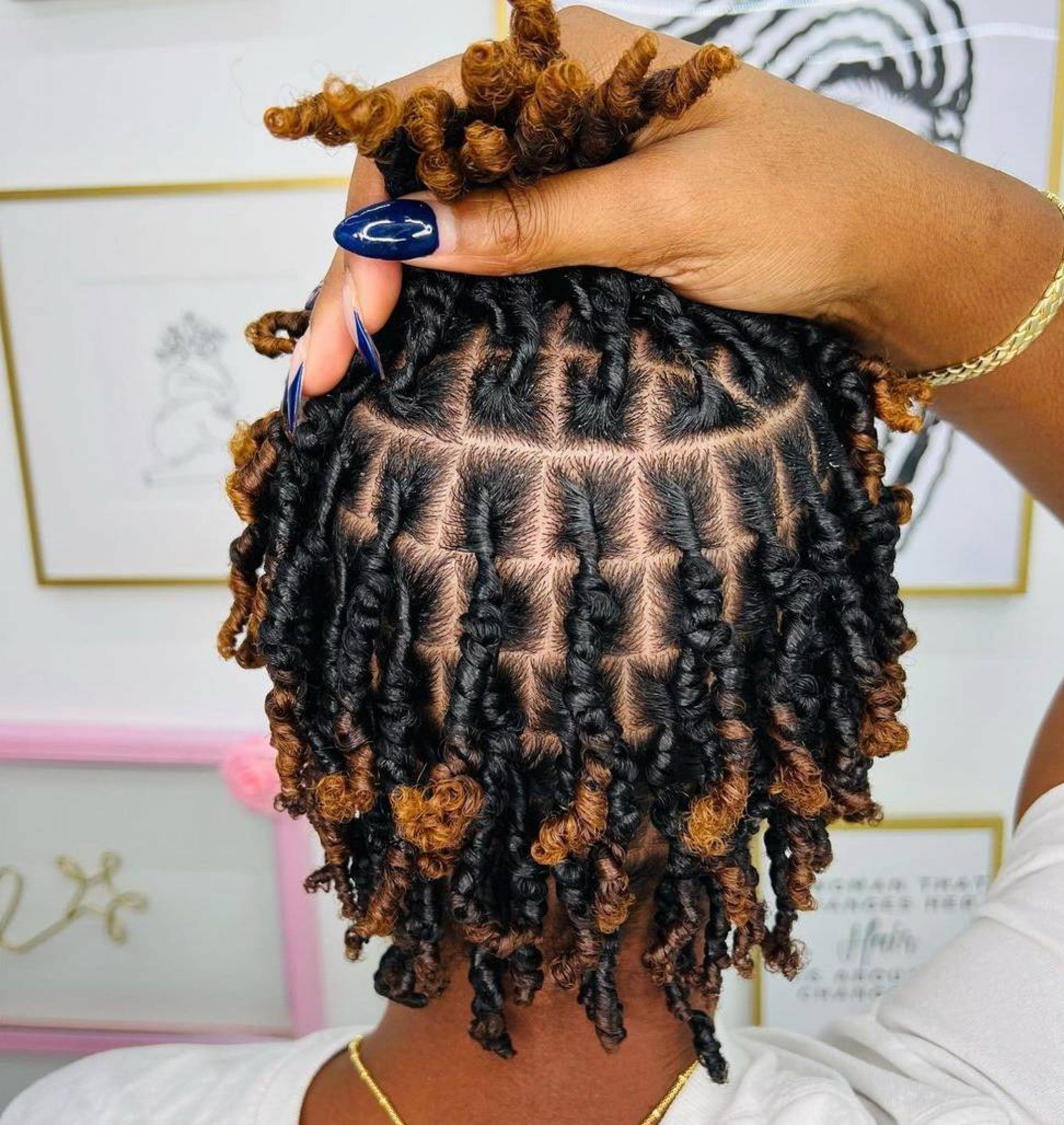 30 Beginner Short Loc Hairstyles for Women: Easy & Cool Ideas