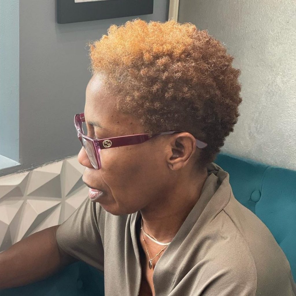 30 Beginner Short Loc Hairstyles for Women: Easy & Cool Ideas