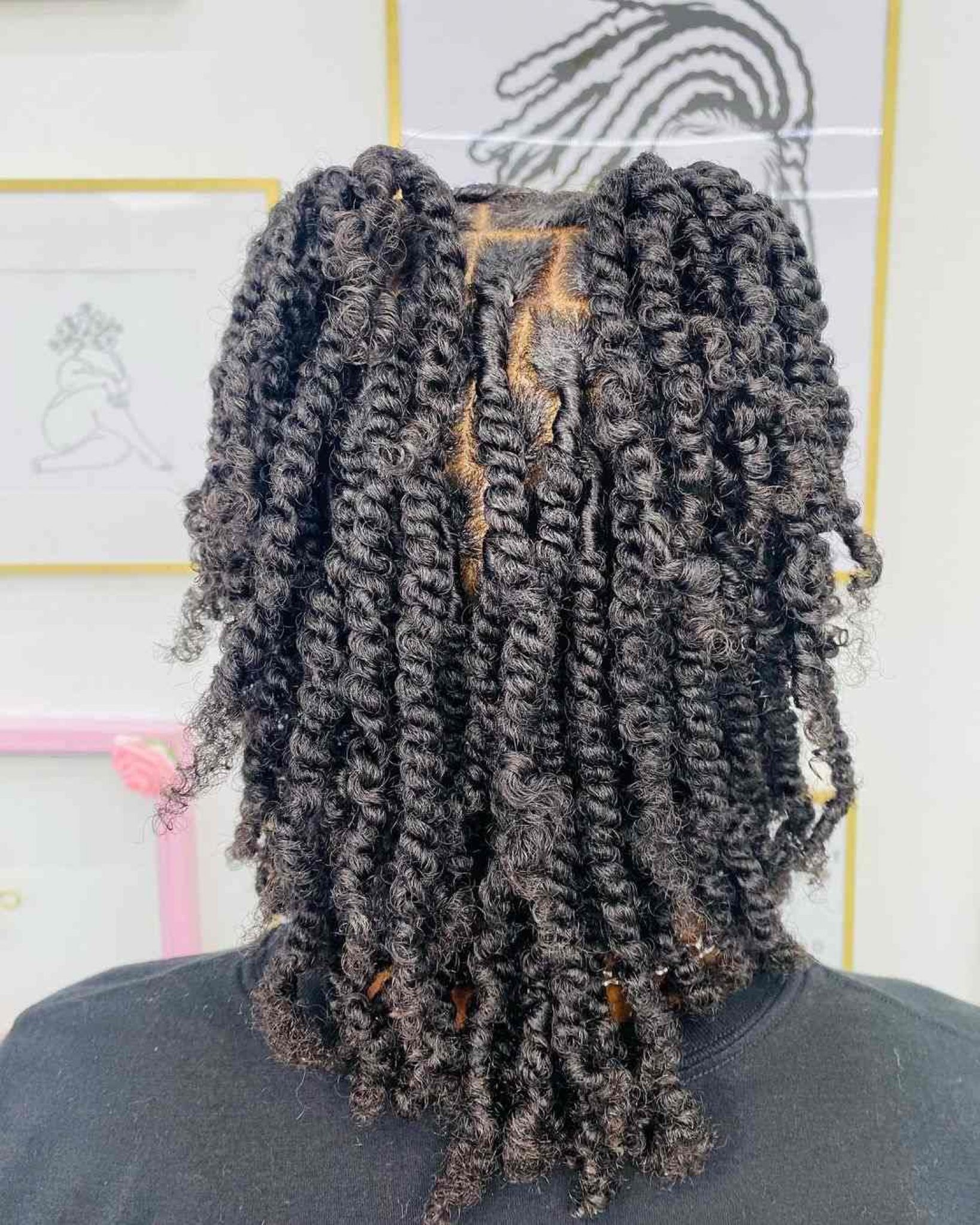 30 Beginner Short Loc Hairstyles for Women: Easy & Cool Ideas